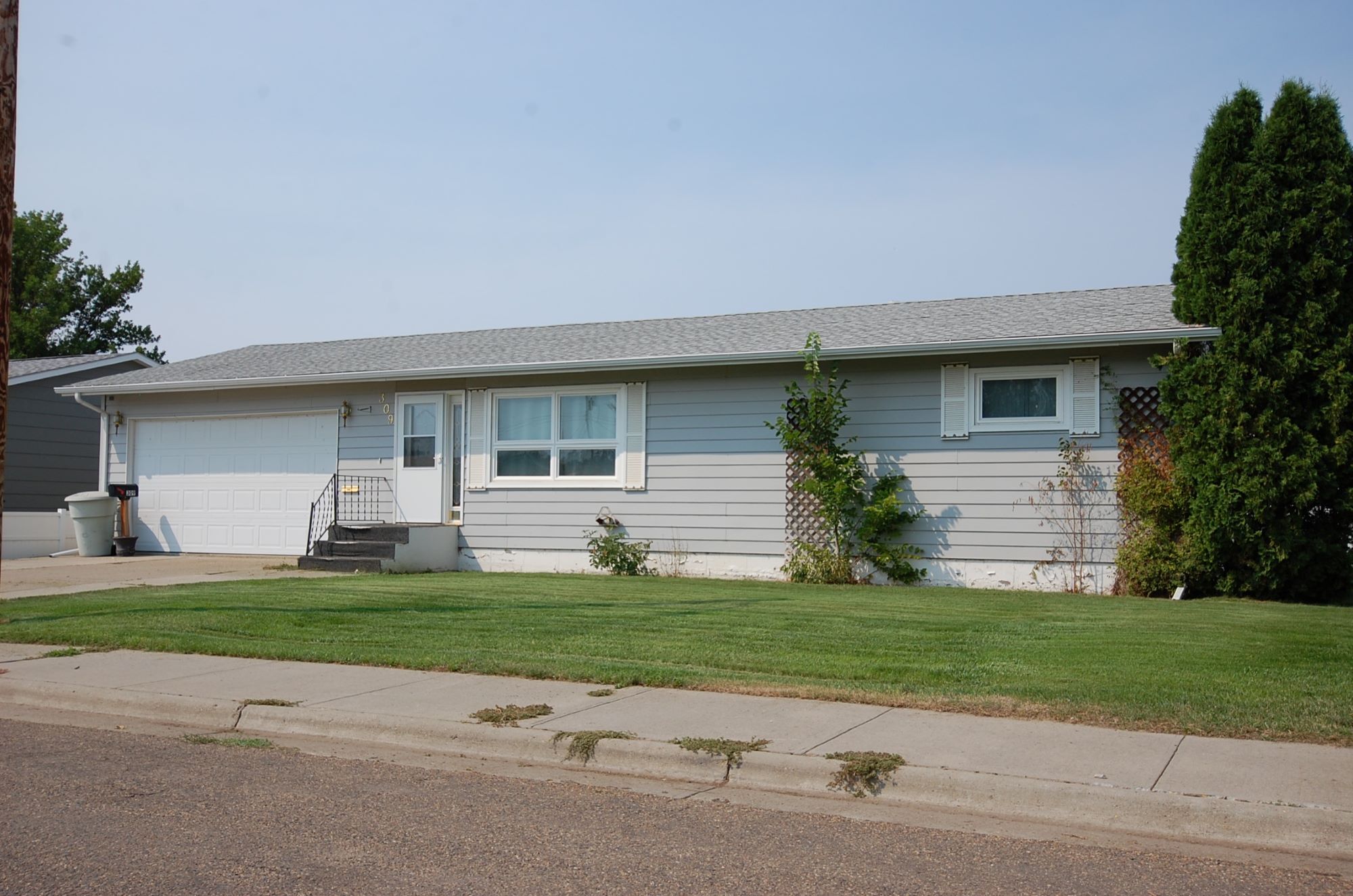 309 11th Ave. SW: Sidney Health Center & West Side School Location ...