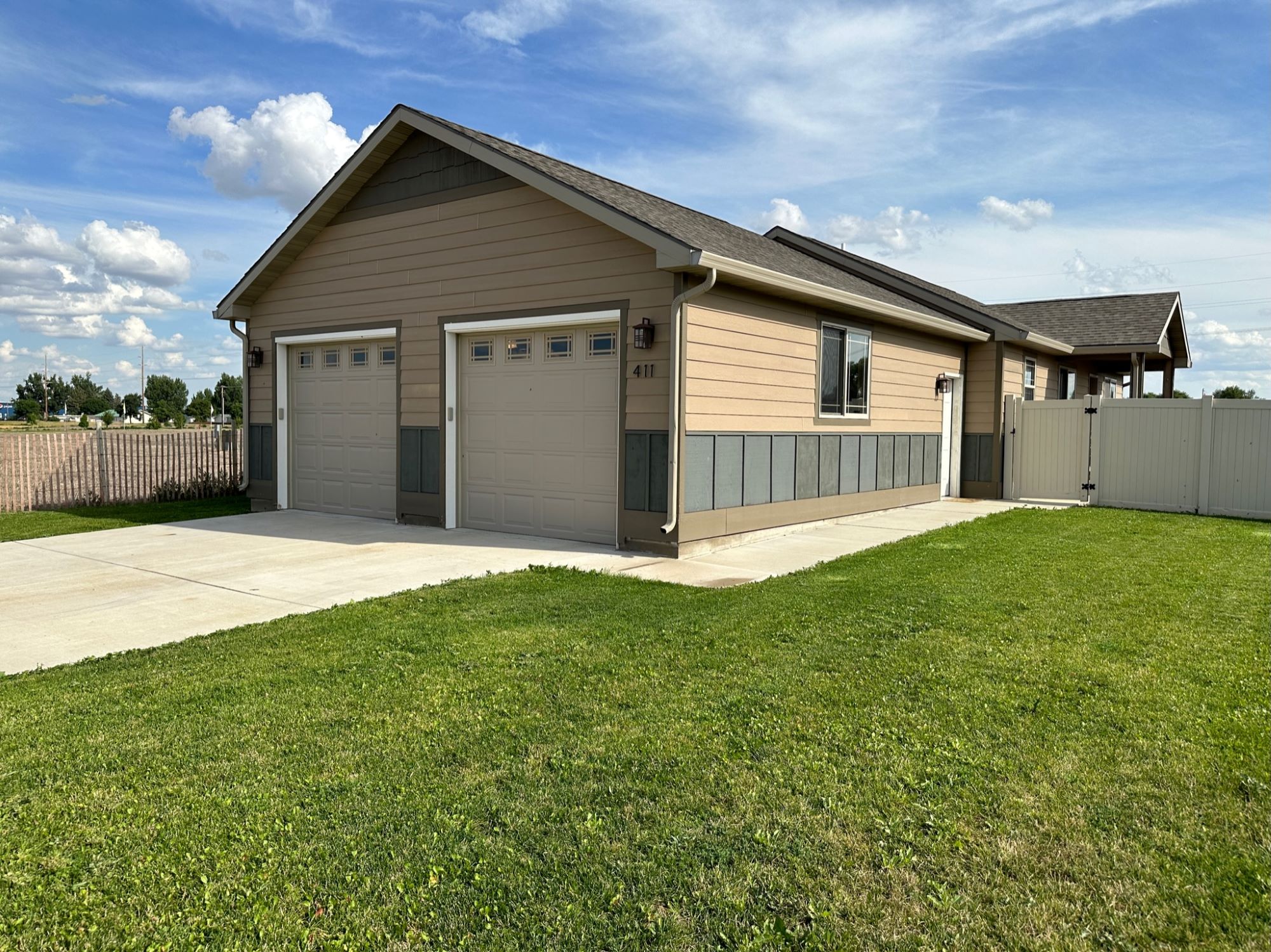 411 Sunrise Court: ONE LEVEL - LOW MAINTENANCE - Beagle Properties ...