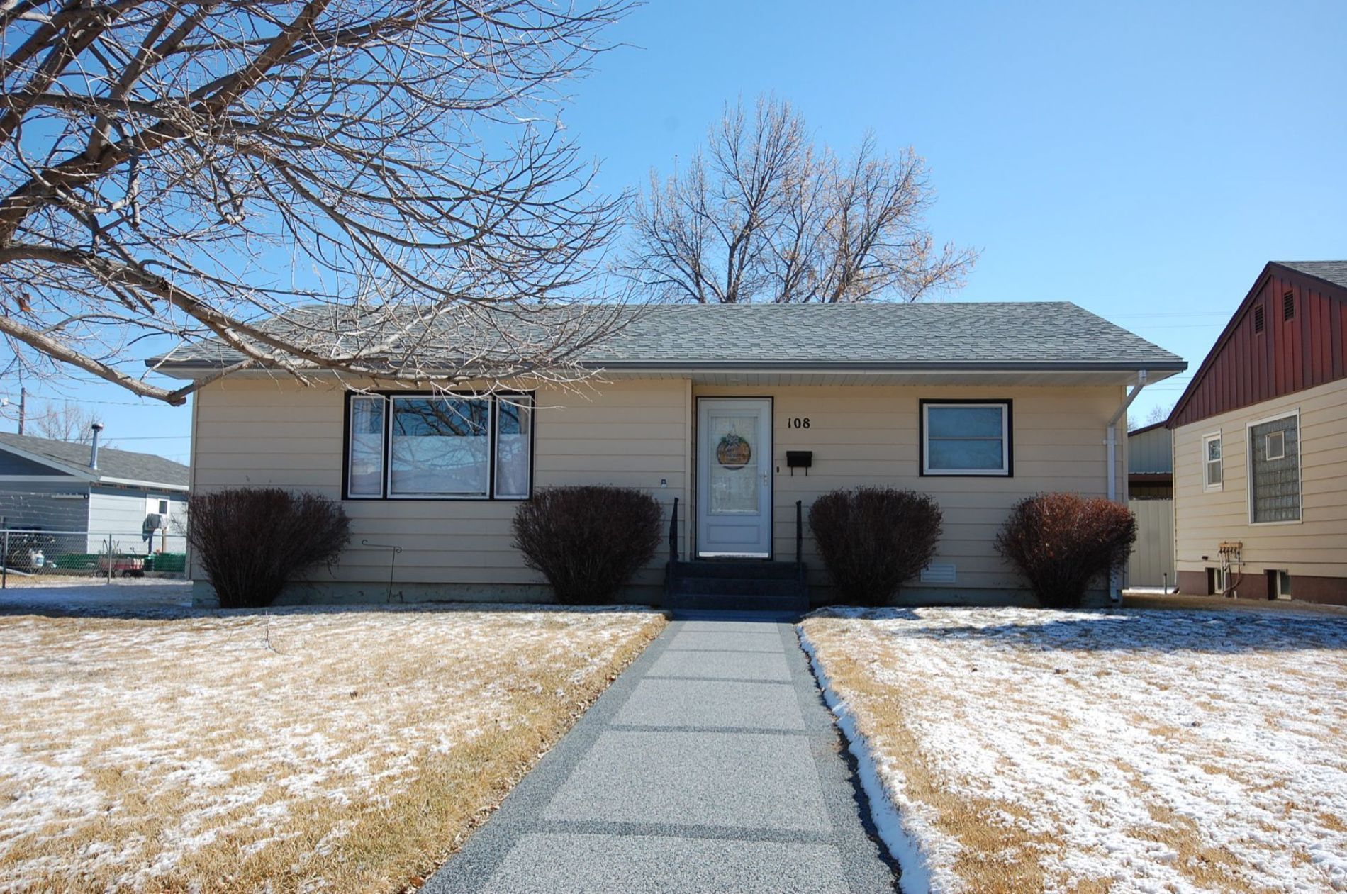 108 9th Ave. SW: CLASSIC CHARACTER - MODERN COMFORT - Beagle Properties ...